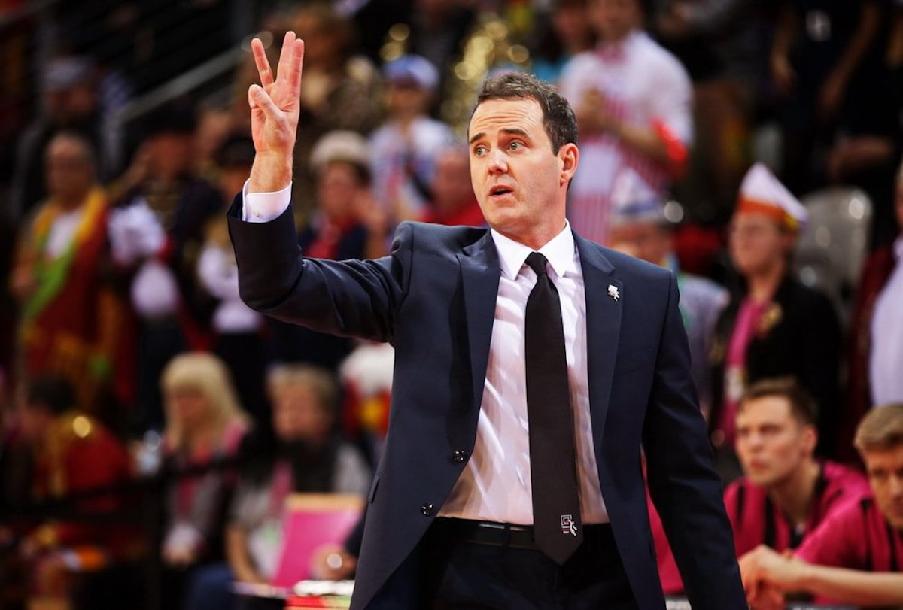 Peel Switching Defense - Basketball Coaching Video – HoopsKing